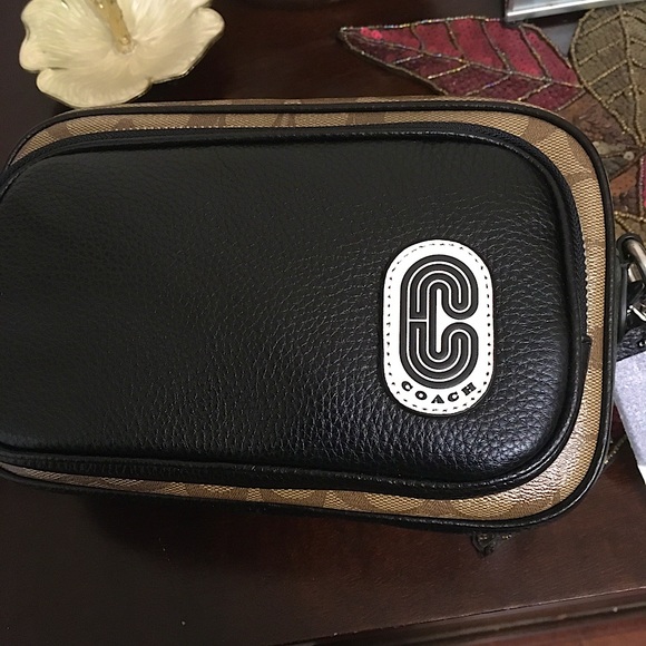 Coach | Bags | Coach Court Crossbody In Signature Canvas With Coach ...